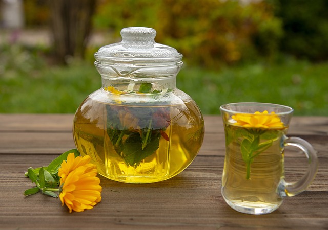 Calendula officinalis for wounds, tea and homeopathy